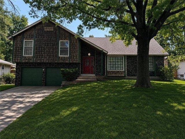 1104 SW 19th St, Blue Springs, MO 64015