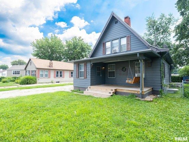 1104 S 10th St, Pekin, IL 61554