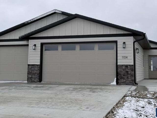 1104 S 6th Ave, Rock Rapids, IA 51246