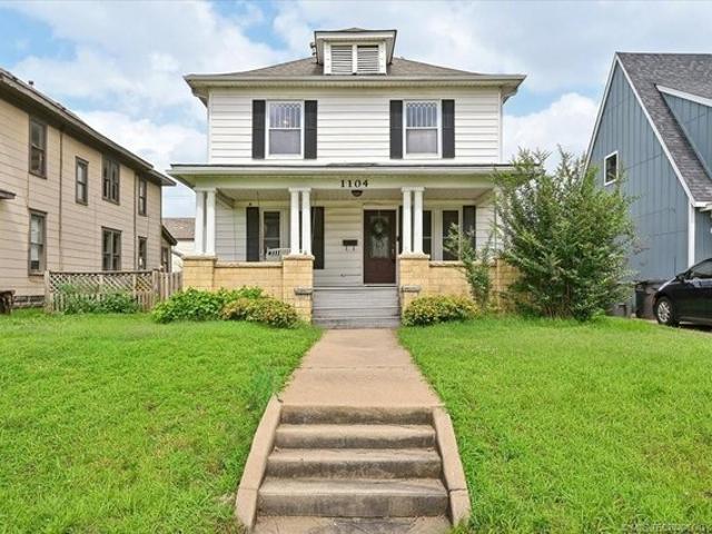 1104 S Johnstone Ave, Bartlesville, OK 74003
