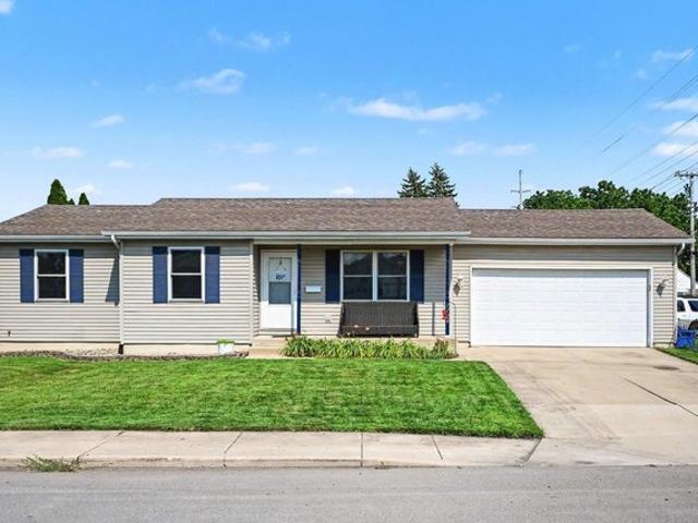 1104 S Main St, Mishawaka, IN 46544