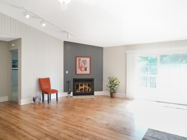1104 S Marietta Drive