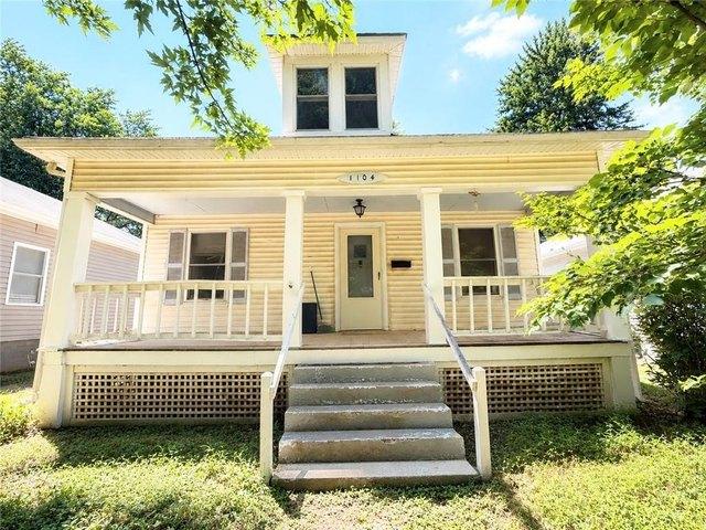 1104 S Sneed Ave, Sedalia, MO 65301