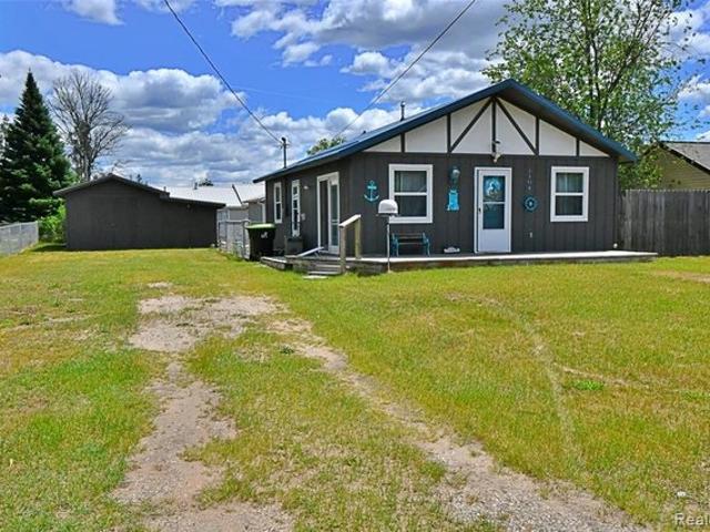 1104 Tanglewood Dr, Richfield Township, MI 48656