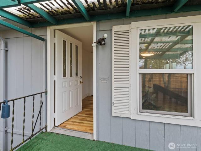 1104 th Ave SW, Seattle, WA 98146 | MLS #2476