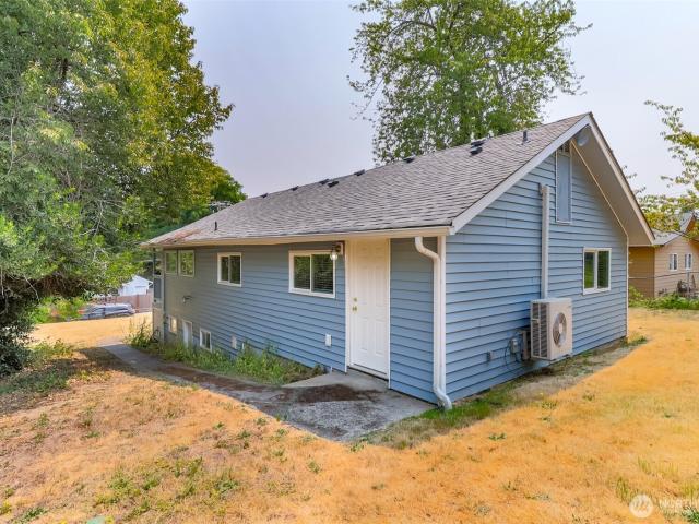 1104 th Avenue SW