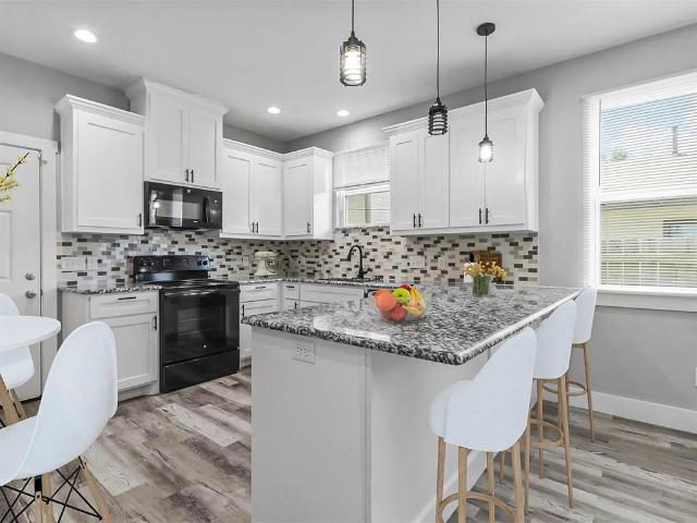 1104 W Elm Street