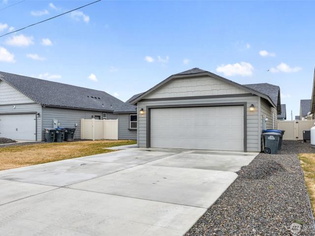 1104 W Maple Drive