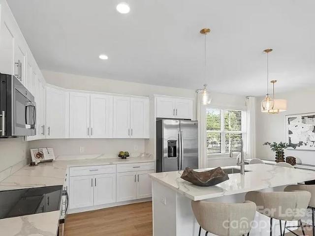 1104 Wonder Way
