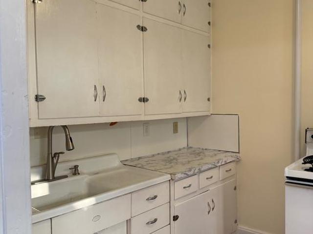 1104 1 W Market Street # 2