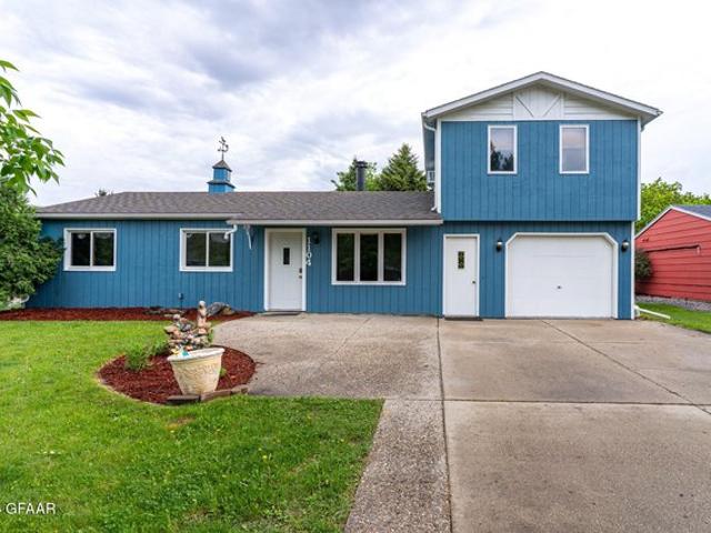 1104 21st St NW, East Grand Forks, MN 56721