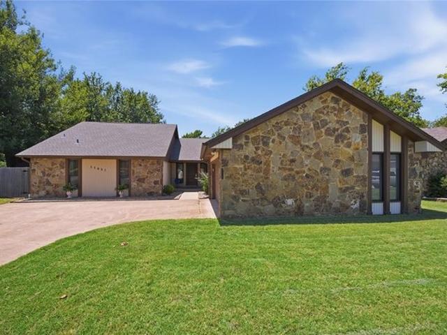 11057 W Country Dr, Oklahoma City, OK 73170