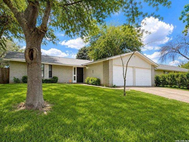 11057 White Sands, Live Oak, TX 78233