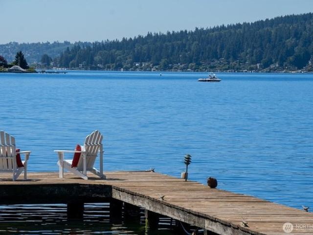11055 SE Lake Rd, Bellevue, WA 98004