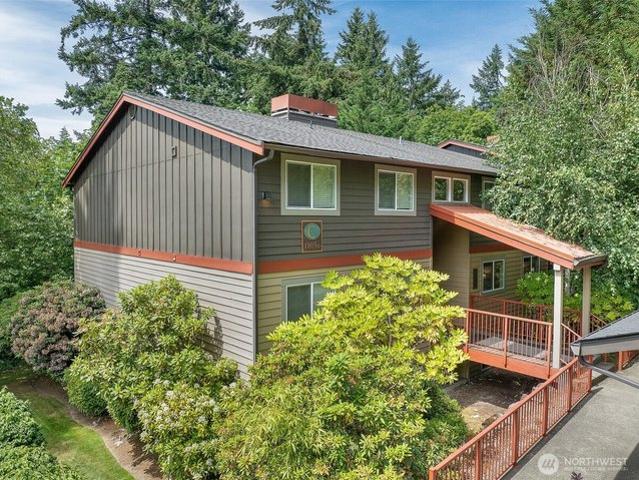 11056 NE 33rd Pl Apt C4, Bellevue, WA 98004