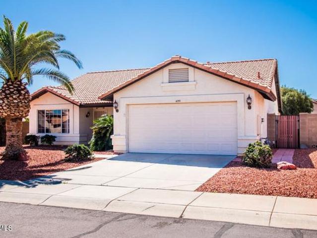11059 W Burnett Rd, Sun City, AZ 85373