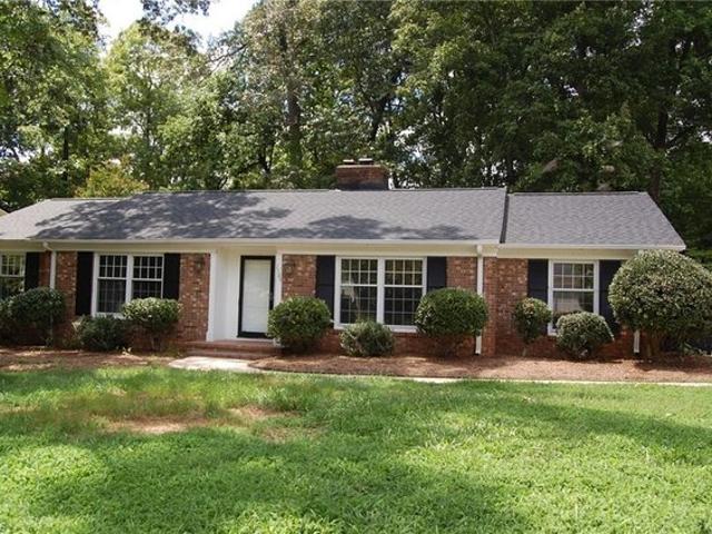 1105 McDowell Dr, Greensboro, NC 27408