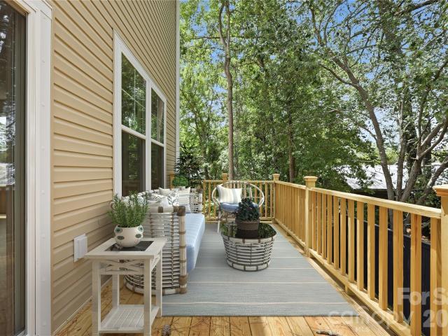 1105 Mossy Glade Road