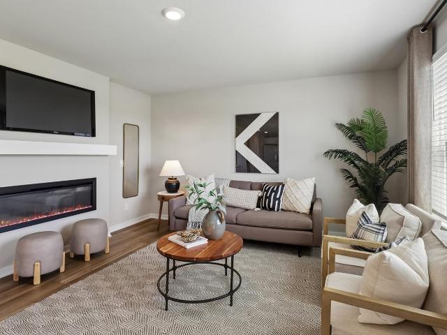 1105 NE Deerfield Drive