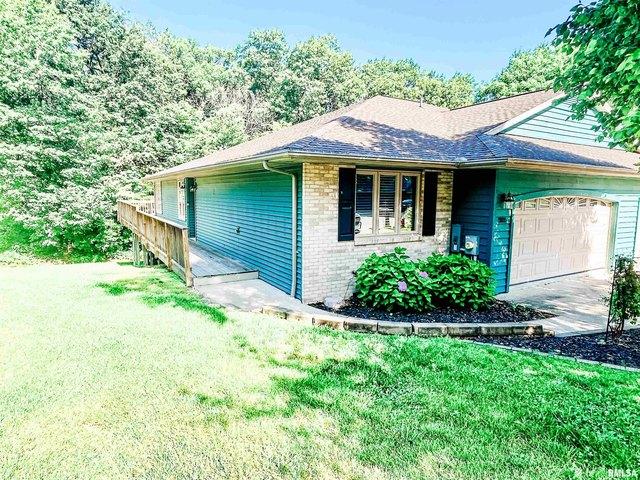 1105 Bayberry Ln, Macomb, IL 61455