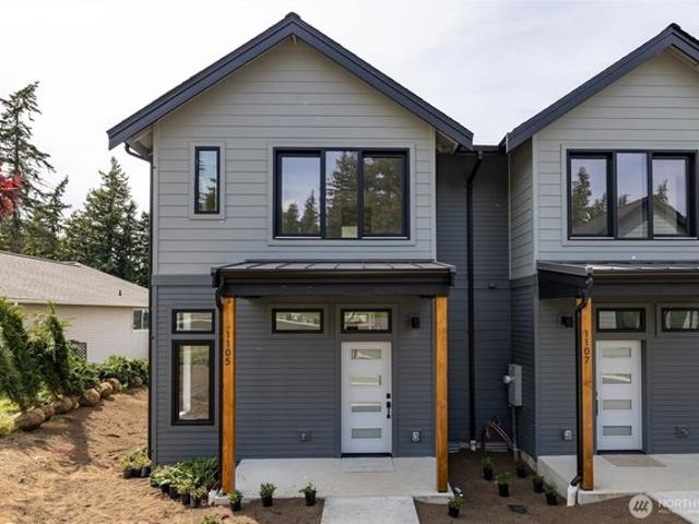 1105 Divine Ln, Bellingham, WA 98229