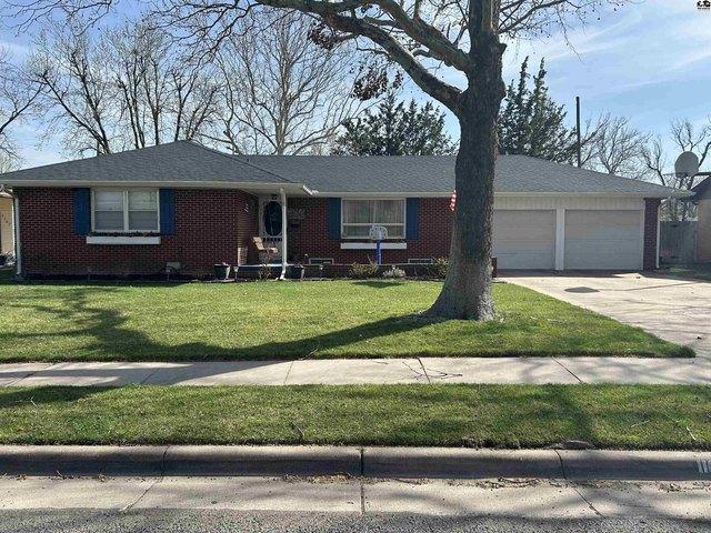 1105 E 20th Ave, Hutchinson, KS 67502