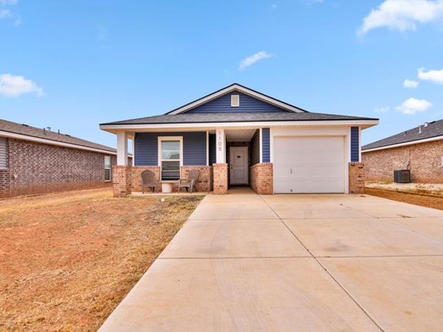 1105 E 21st St, Wolfforth, TX 79382