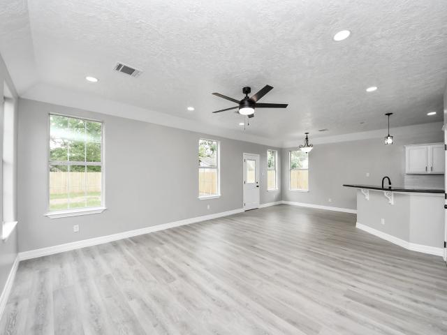 1105 E Kyle Road