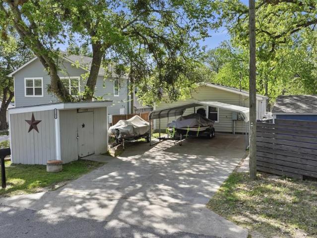 1105 E Lake Drive