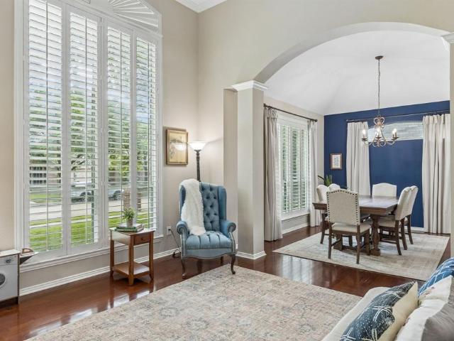 1105 Easton Lane