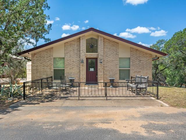 1105 Edgewater Dr