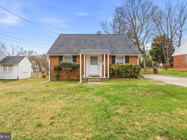 1105 Edmonston Dr, Rockville, MD 20851