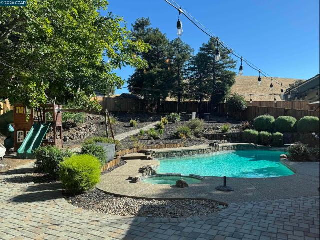 1105 Fair Weather Cir