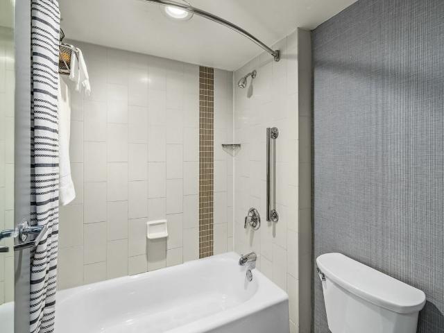 1105 Flats at North Hills 1 Bedroom Apartment for Rent at 1105 Navaho Dr, Raleigh, NC 27609