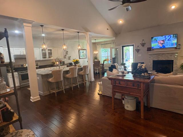 1105 Haddrell Point