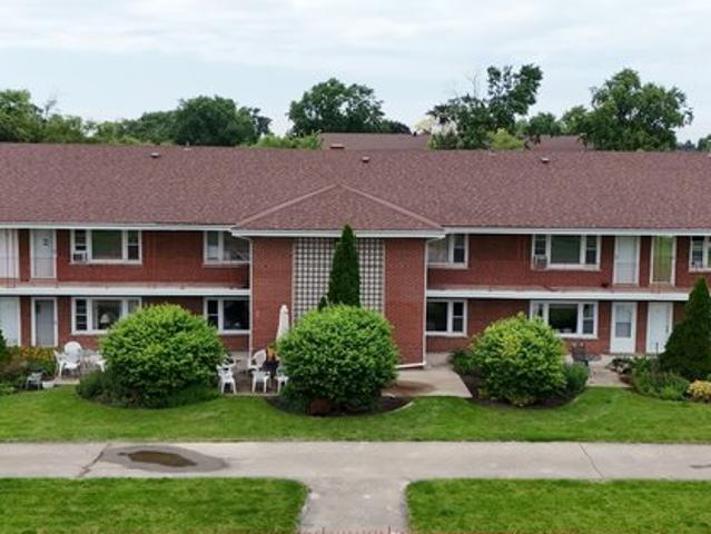 1105 Holiday Ln Apt 15, Des Plaines, IL 60016