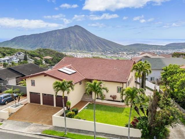 1105 Kaluanui Rd, Honolulu, HI 96825