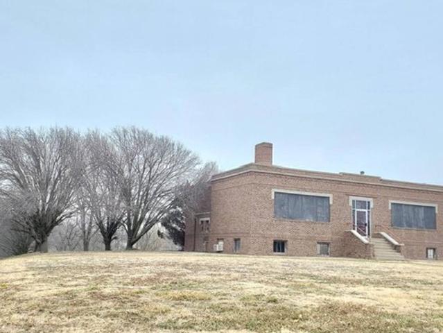 1105 Kansas St, Concordia, KS 66901