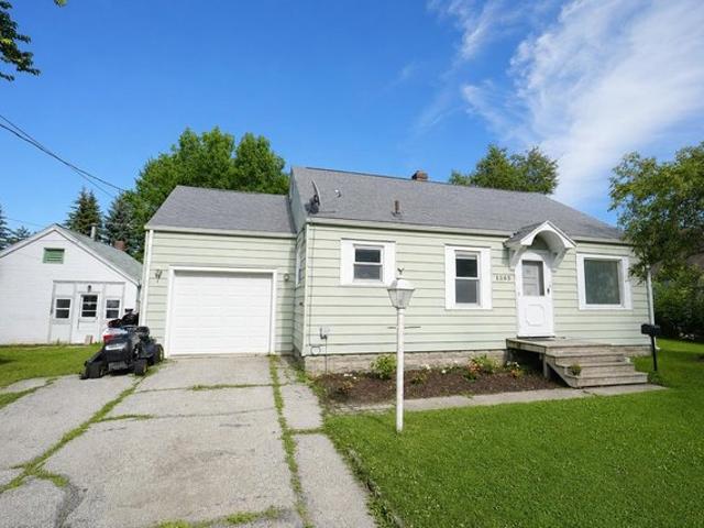 1105 Langstaff St, Essexville, MI 48732