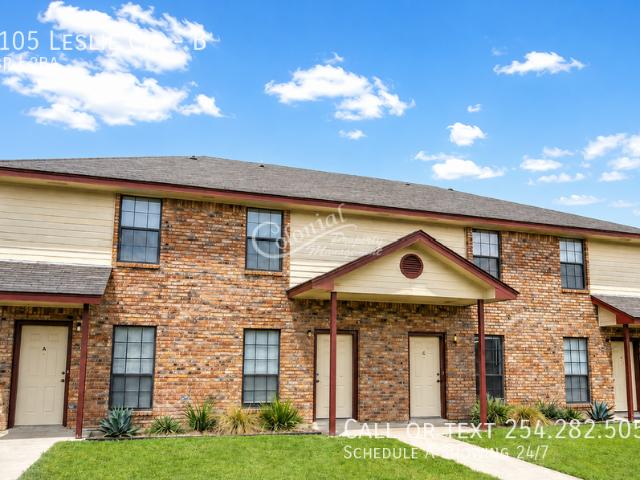 1105 Leslie Cir, 2 beds, 1 full and 1 half bath