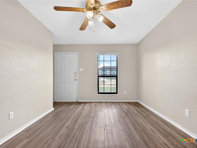 1105 Leslie Circle