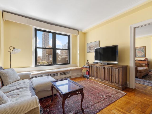 1105 PARK Avenue 10D