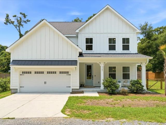 1105 Quiet Rd, Mount Pleasant, SC 29464