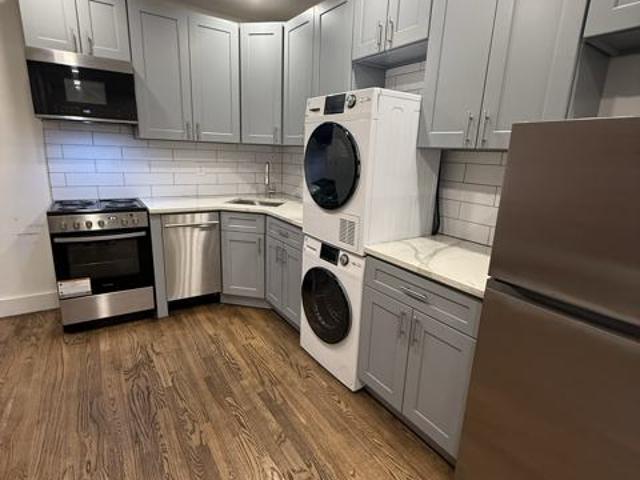 #1105 Rooms available in this 3 bed/1 bath apartme