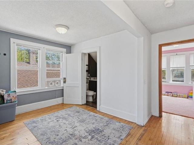 1105 Rose Ave E, Saint Paul, MN 55106