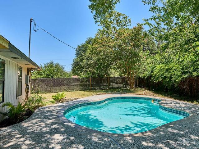 1105 Stratford Cv