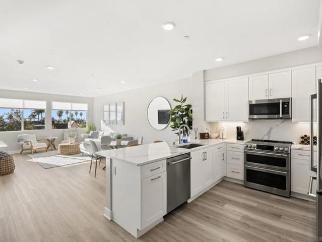 1105 S Cleveland St Unit 206, Oceanside, CA 92054