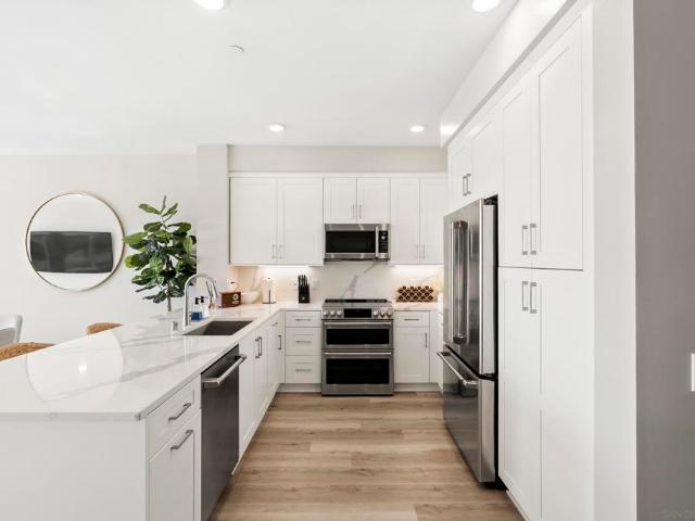 1105 S Cleveland 206