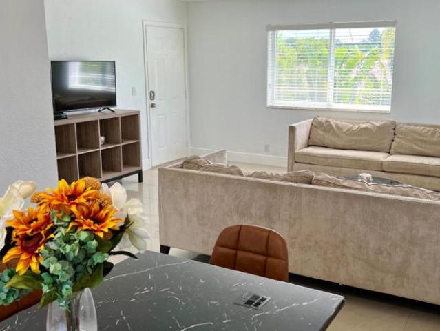 1105 S Federal Hwy #14, Lake Worth Beach, FL 33460