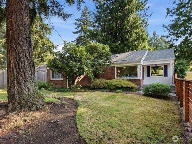 1105 th Ave NE, Seattle, WA 98125